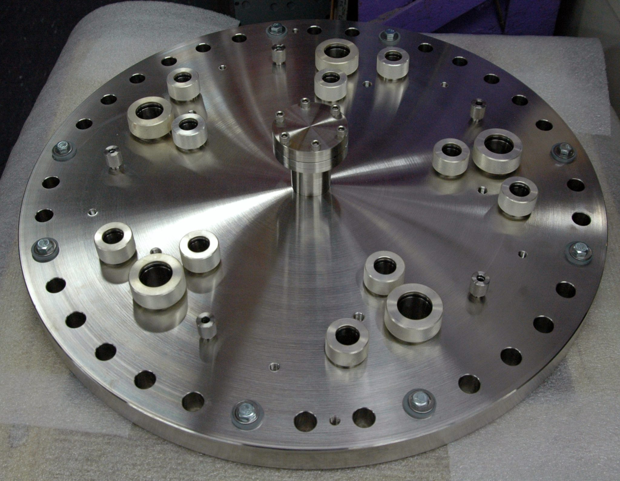 Five Source Cluster Mounting Flange.jpg | angstromsciences