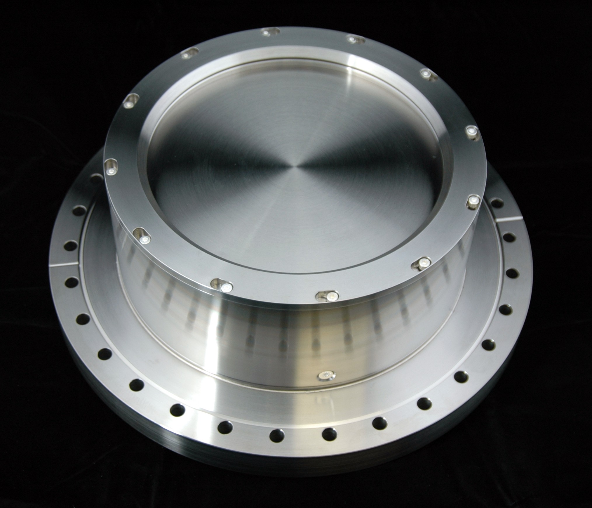 ONYX-8 UHV Insertion.jpg | angstromsciences