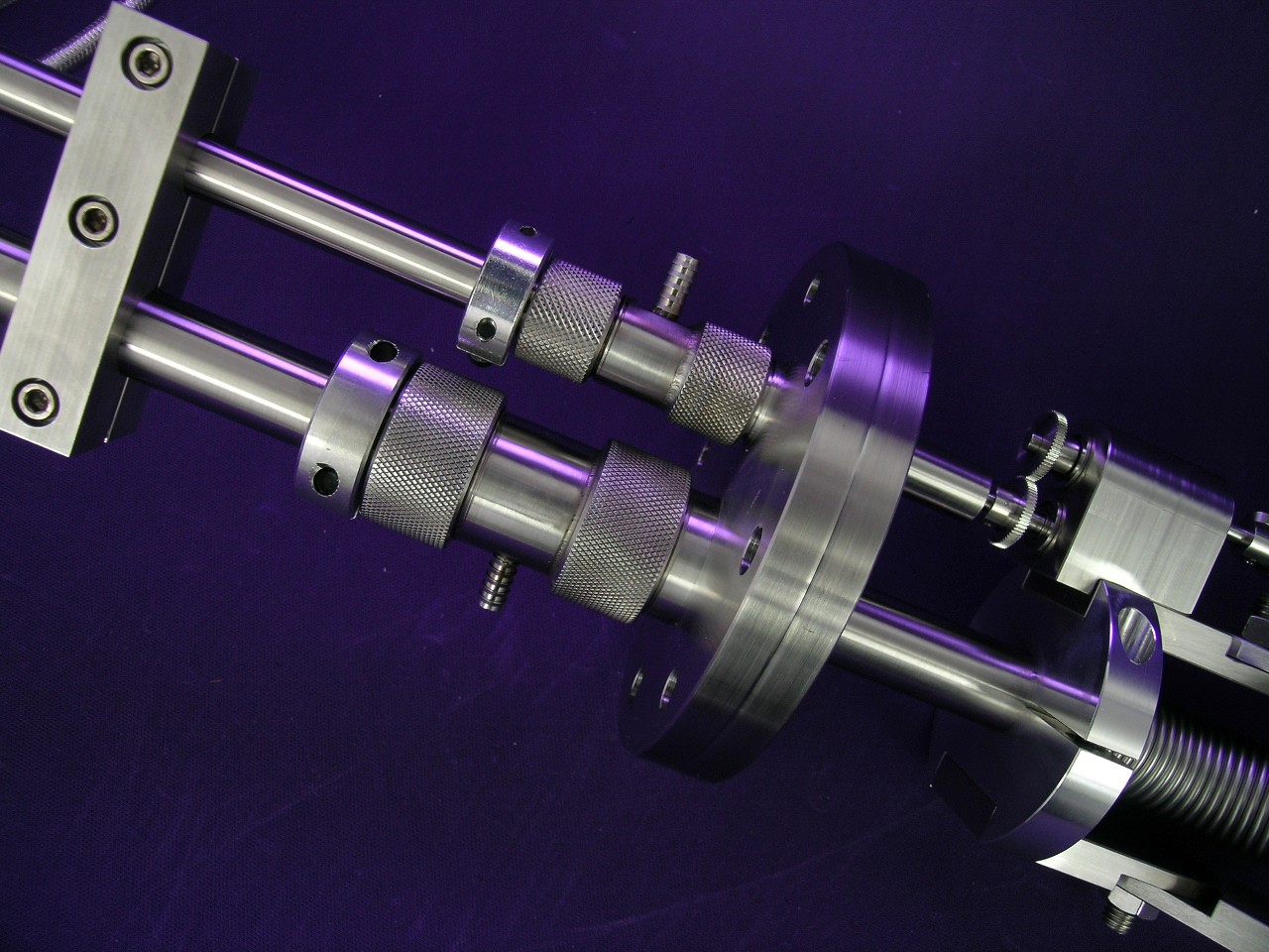 Differentially Pumped Feedthroughs | angstromsciences