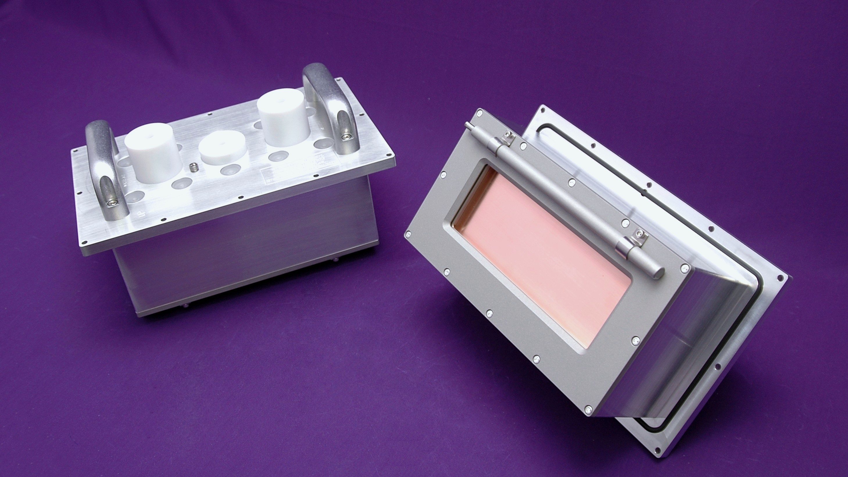 ONYX-308 External Mag II with Gas Inlet | angstromsciences