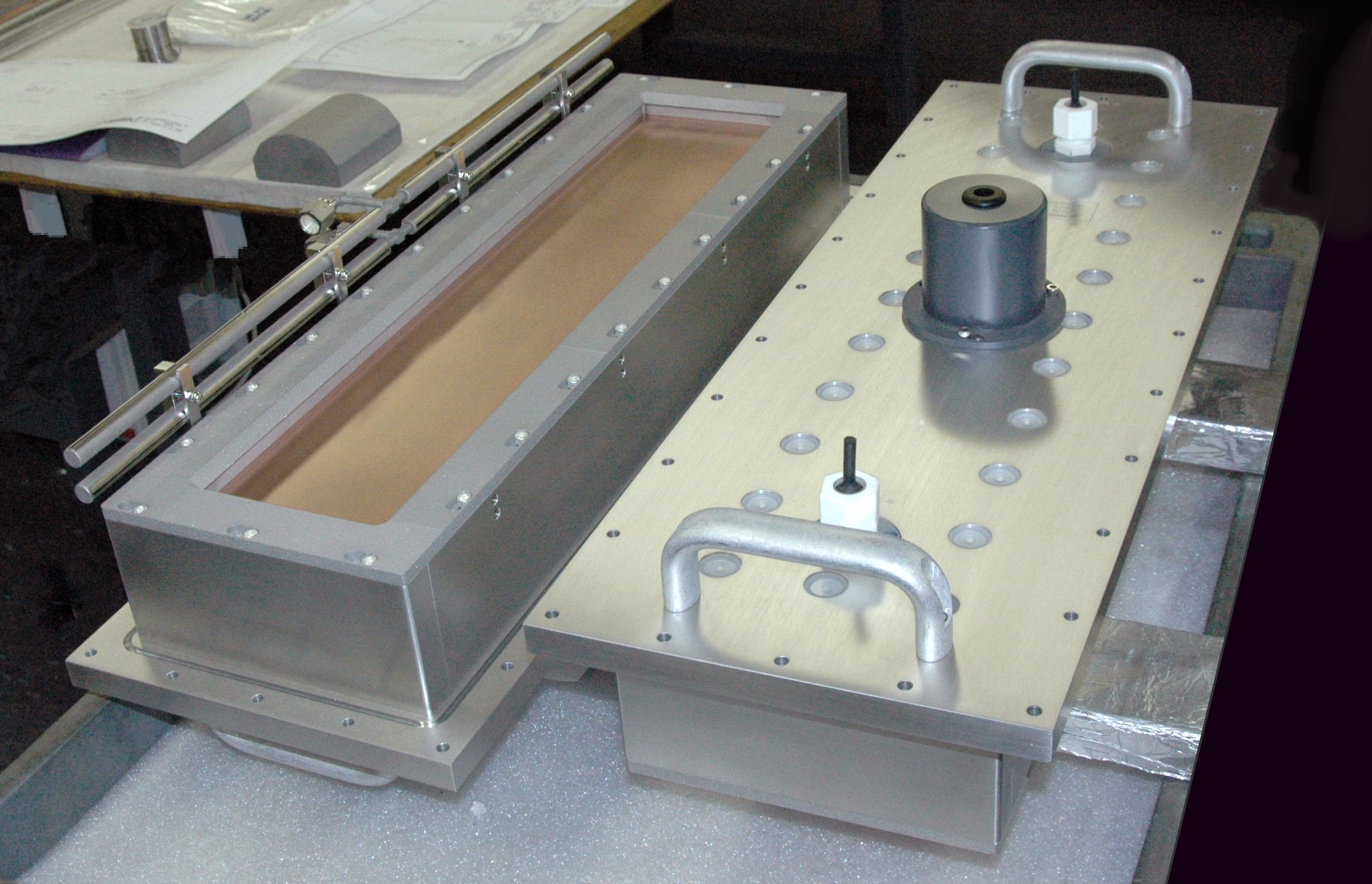 ONYX-520 External Mount Linear with Dual Gas Inlets | angstromsciences