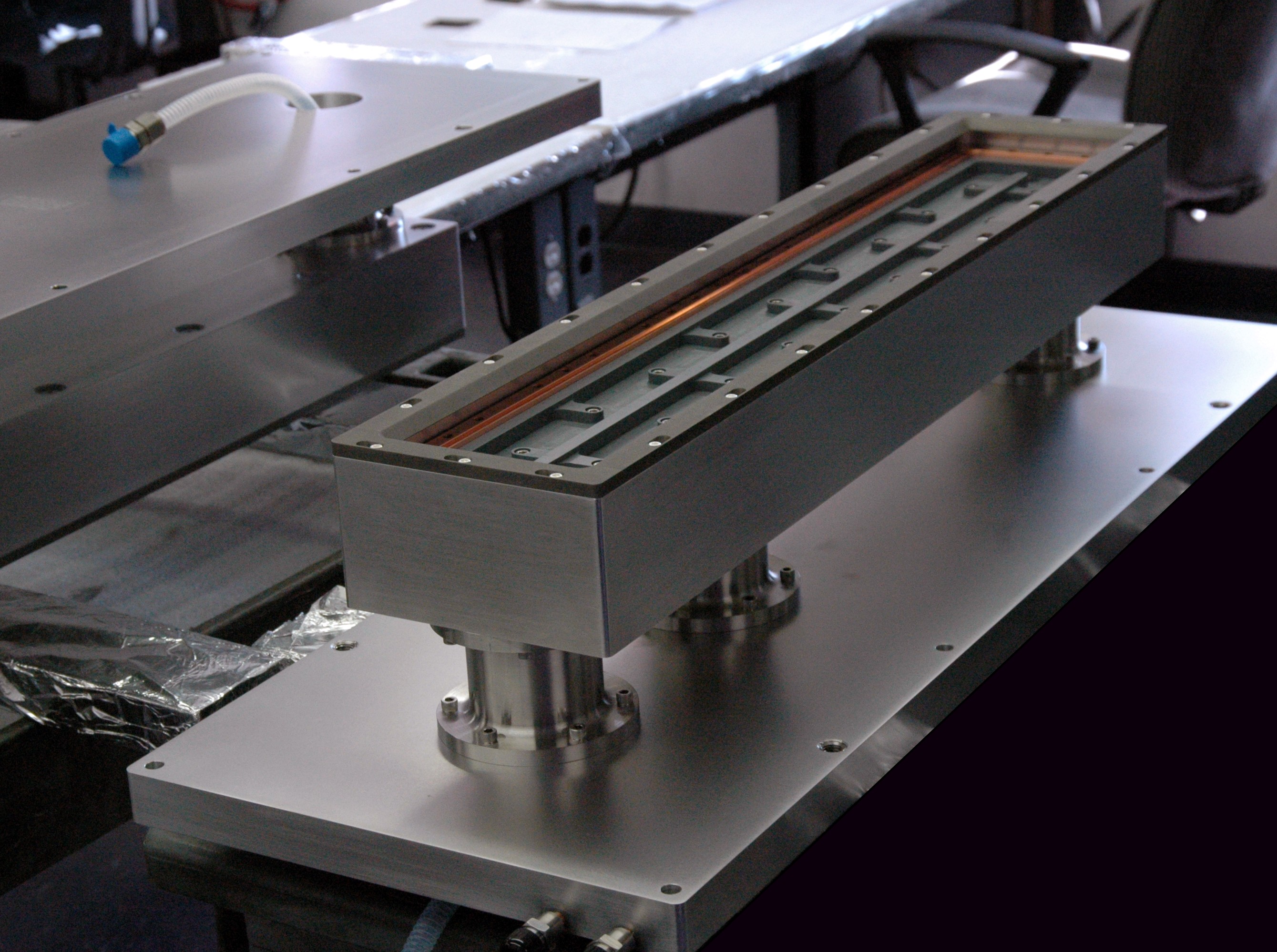 ONYX-530 Internal Flange Mount | angstromsciences