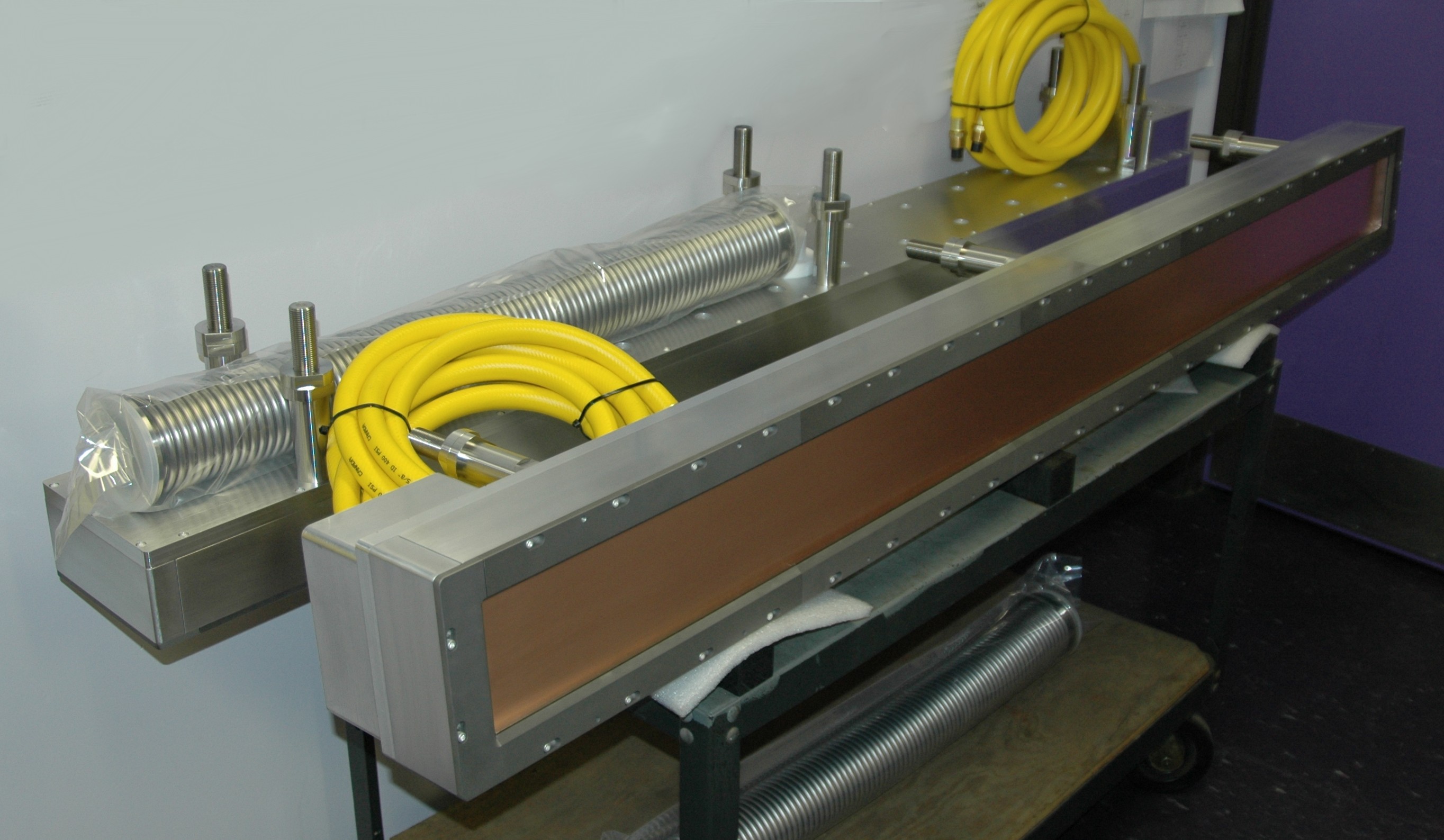 ONYX-572 Internal Mount Linear Cathodes with Flex Bellows Utility Feed ...